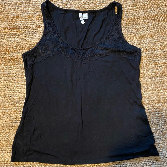 Elle | Tops | Elle Lace Trim Tank Medium | Poshmark